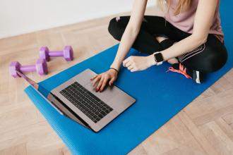 HOW TECH CAN HELP YOU Meet Your Yoga Goals