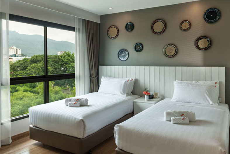 SLEEP WITH ME Special rates at Cmor Hotel